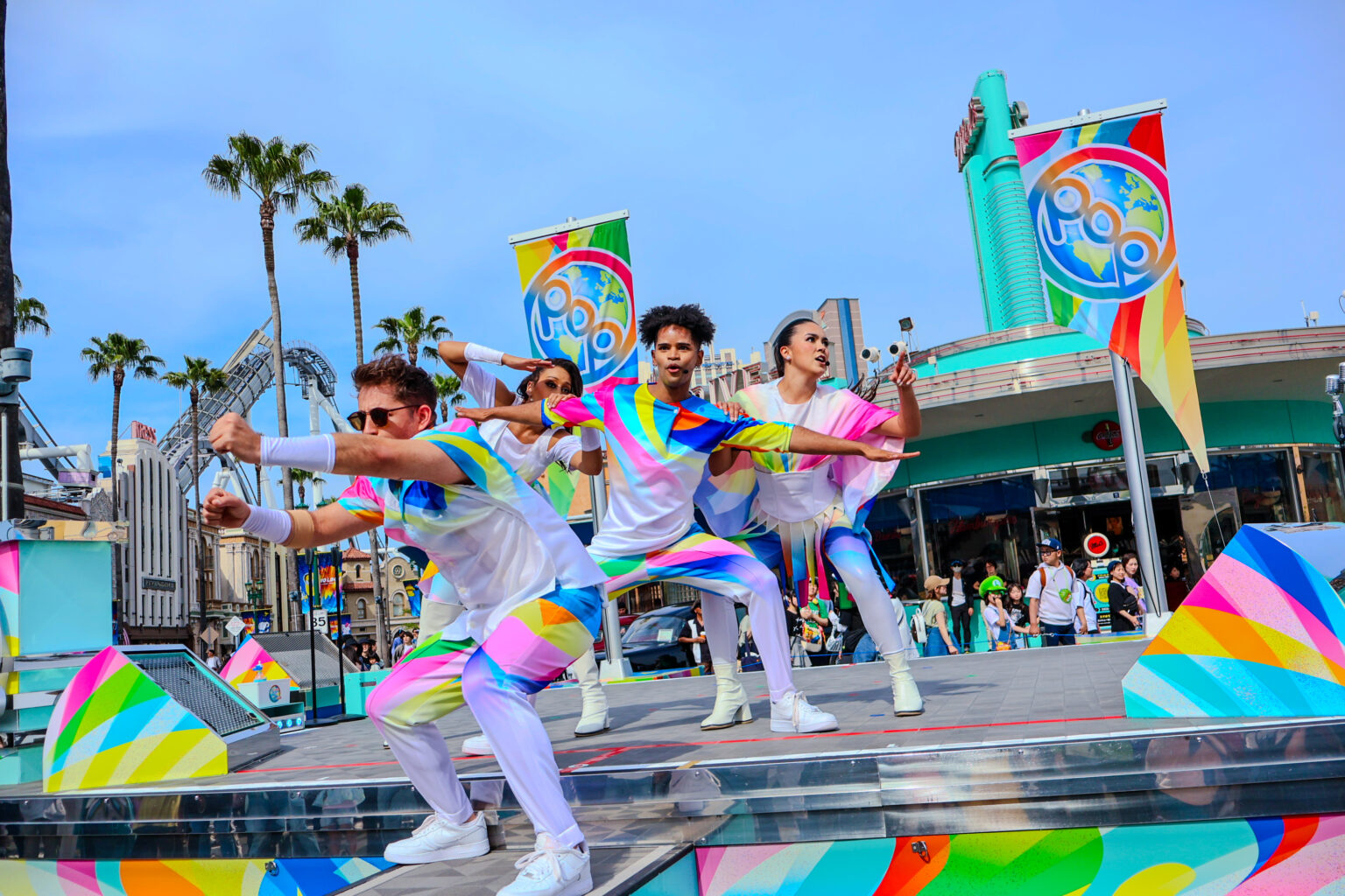 【2024】USJのパワー・オブ・ポップ ～ワールド・ツアー～使用曲（セトリ）、時間などをご紹介！ - mmmmemo