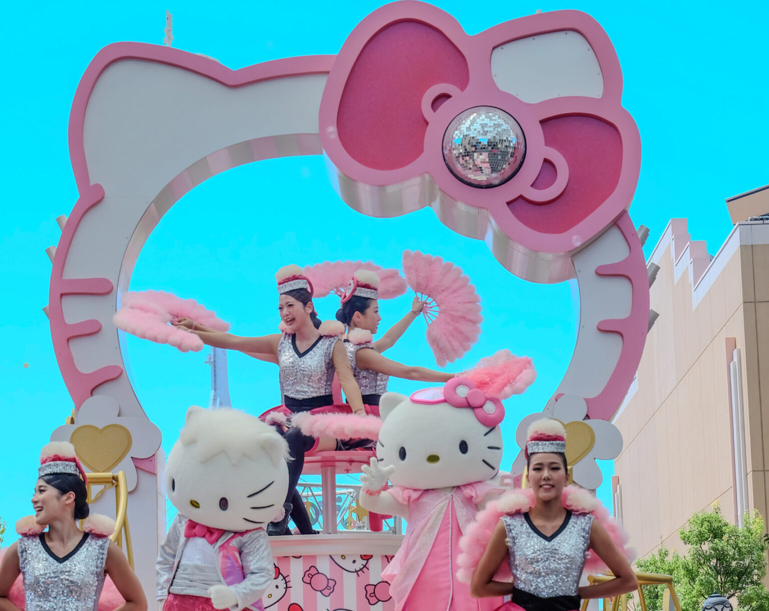 【USJ最新】ユニバのウォーターパレードの時間や開催場所は？キャラクターや水の掛かり具合まで解説 - mmmmemo